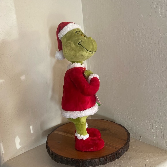 Dr. Seuss | Holiday | Nwt Dr Seuss Christmas 8 Inch Grinch In Santa ...